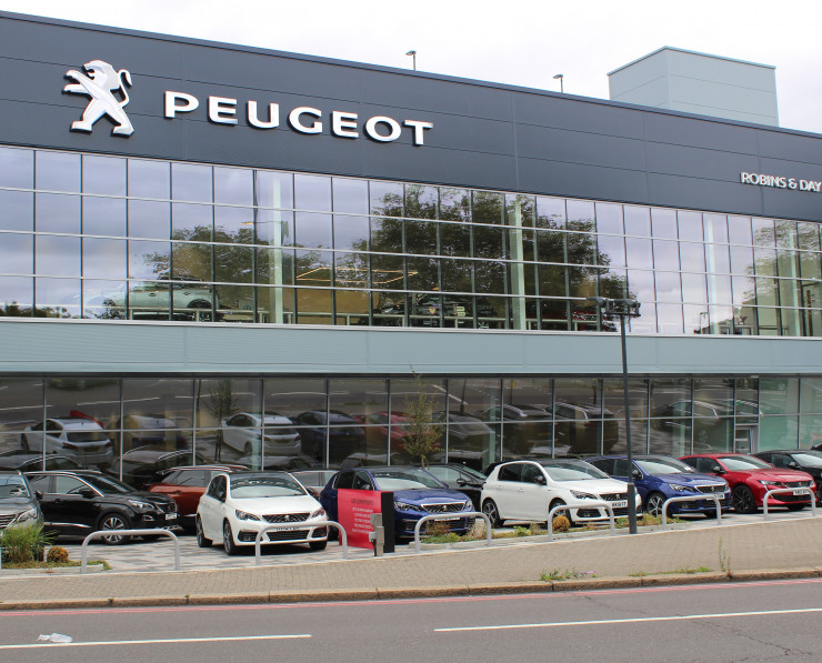 Car Dealerships Near Me | Local New & Used Car Dealer Showroom