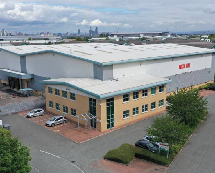 Car Dealerships Near Me | Local New & Used Car Dealer Showroom