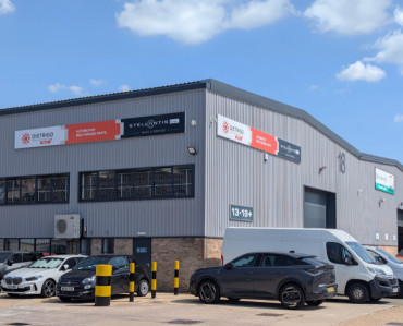 Car Dealerships Near Me | Local New & Used Car Dealer Showroom