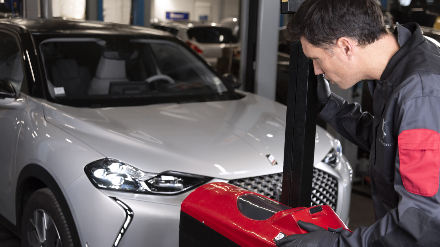 DS Service & MOT | Book Your DS Servicing, MOT and Parts at Stellantis ...