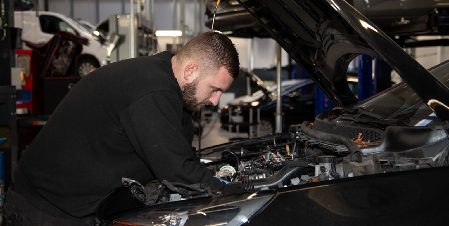 Alfa Romeo Service Near You | Plan, Schedule & Costs | Book Online ...