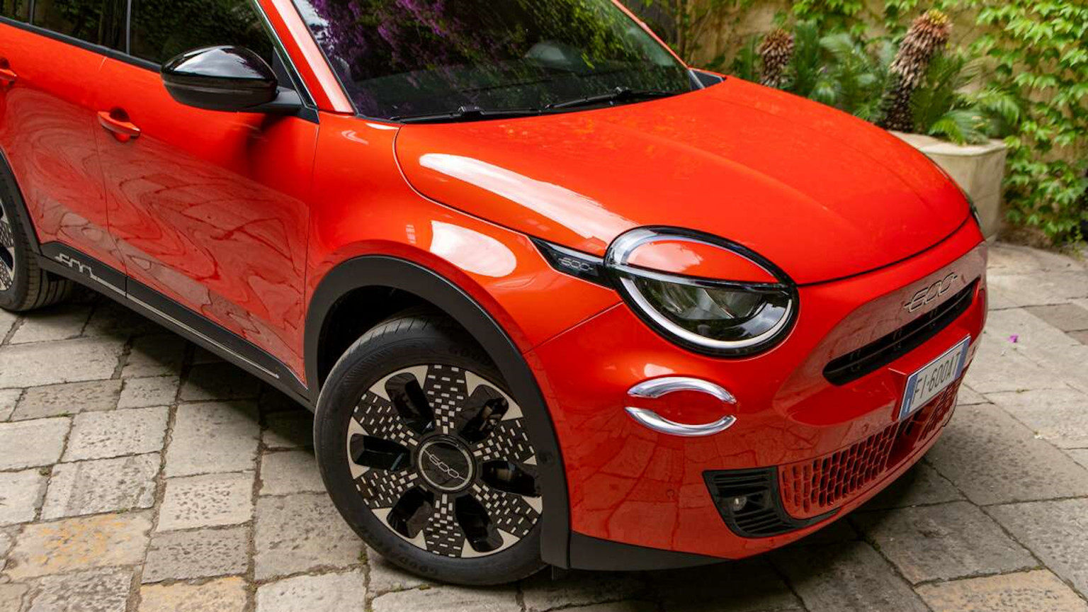 New Fiat 600 | Red, Hybrid & La Prima 2025 | Prices & Specs ...