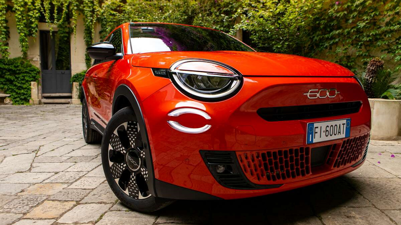 New Fiat 600 & 600e for Sale | Price, Specs, Range & Finance