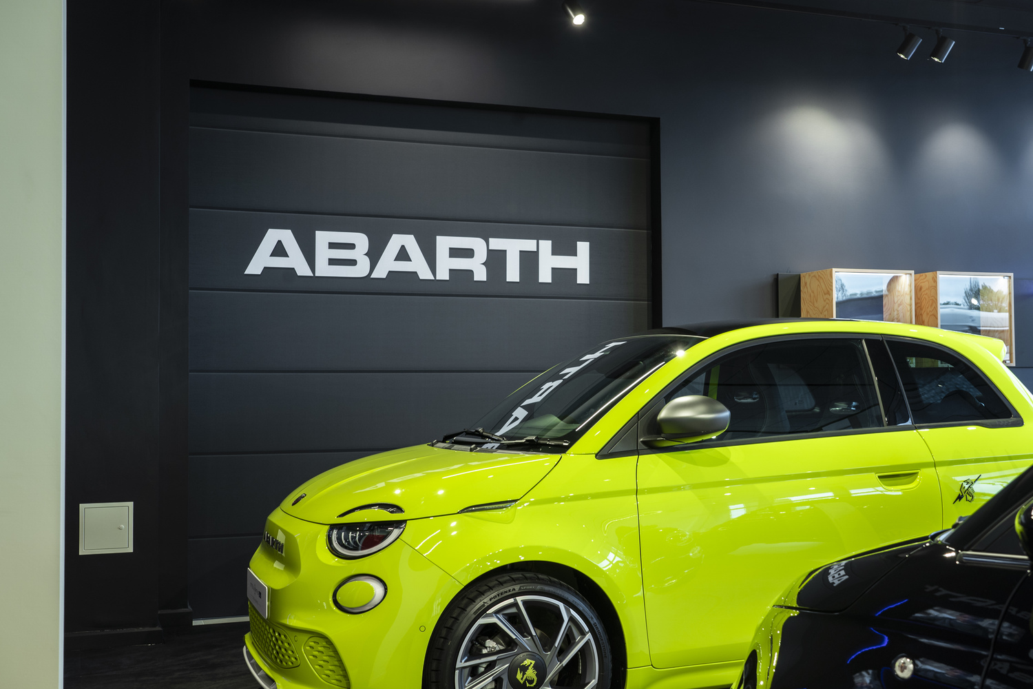 New Fiat/Abarth Showroom | New Fiat and Abarth Showroom in West London